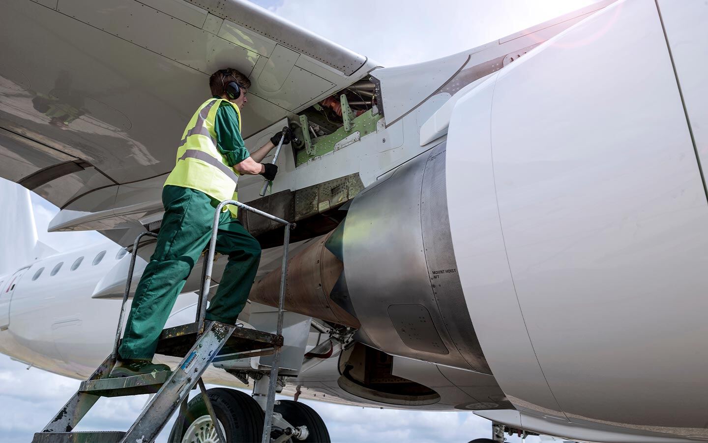 Measuring conductivity in aircraft components to address temperature ...